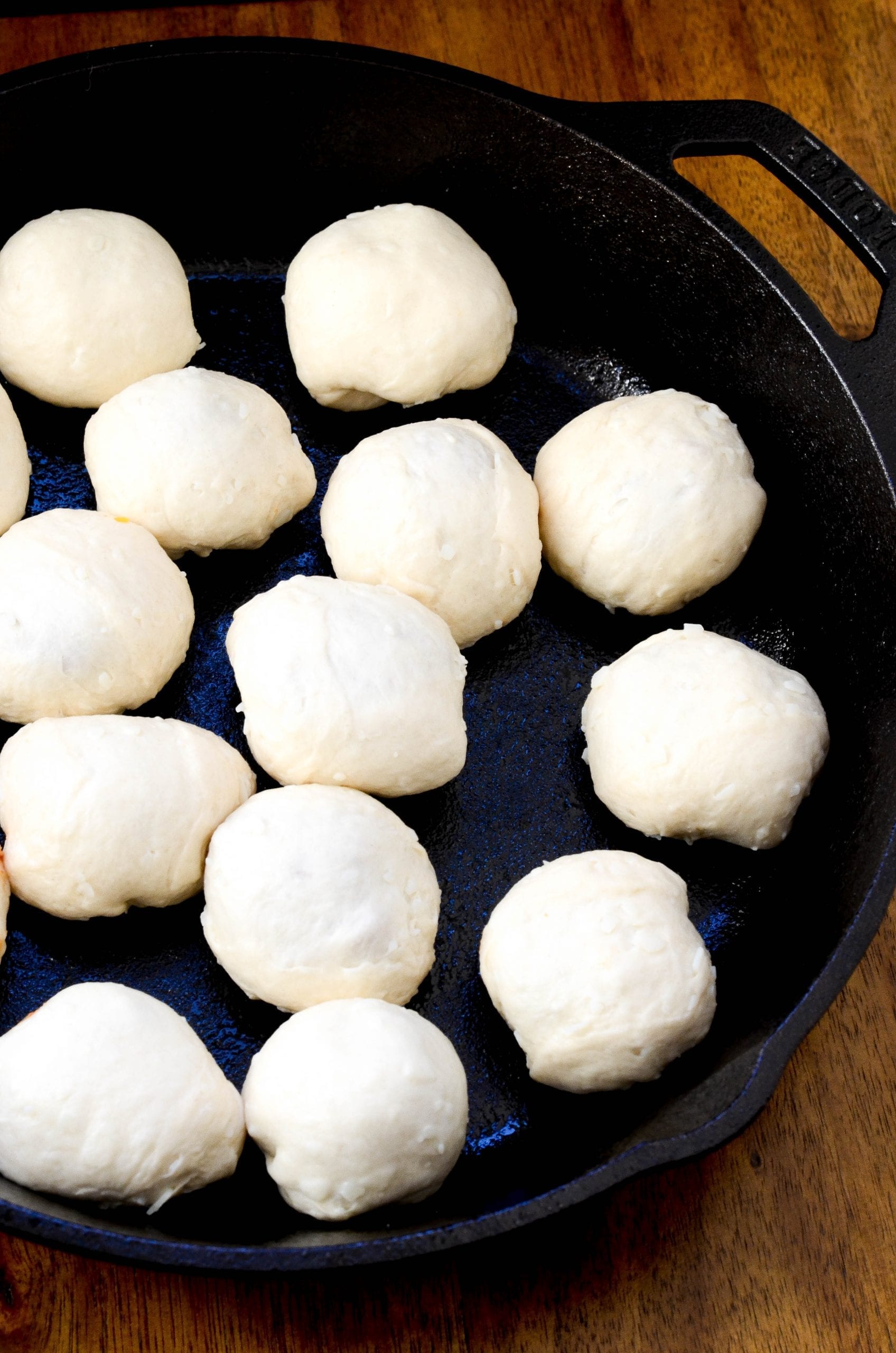 Cheesy BBQ Pulled Pork Bombs - My Modern Cookery