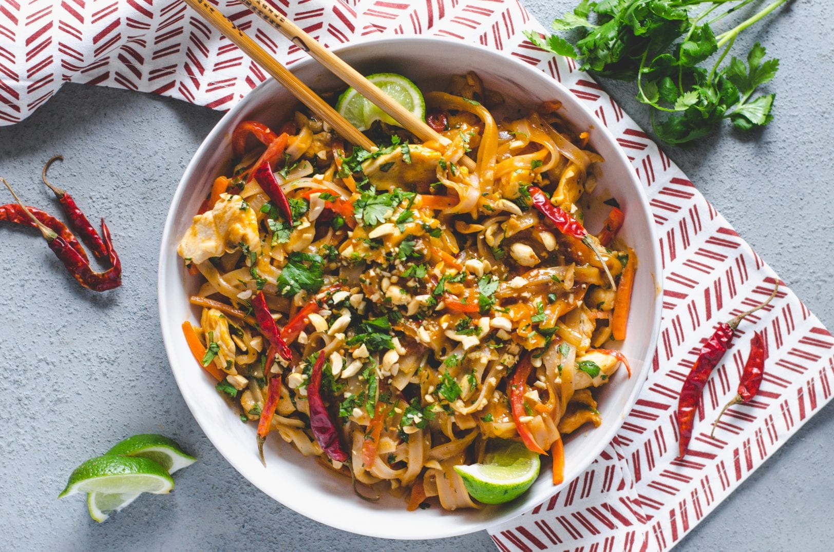 Easy Spicy Chicken Pad Thai - My Modern Cookery